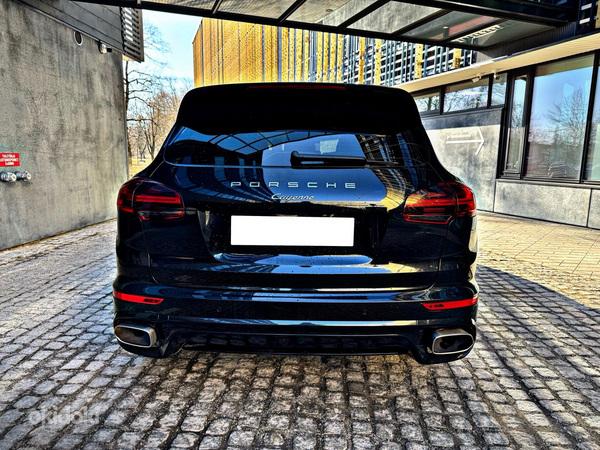 Porsche Cayenne 2016 in Tallinn, with an engine capacity of 3.00 L and mileage of 210 thousand km for 31000 €, photo 3 on AUTOMOTO.COM.LV