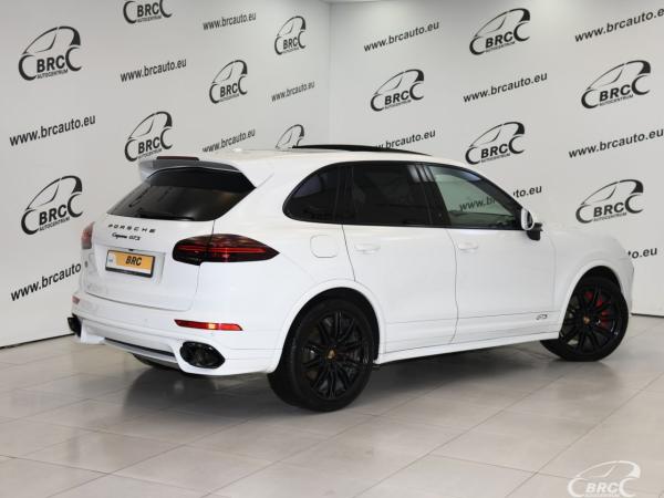 Porsche Cayenne 2016 in Vilnius, with an engine capacity of 3.60 L and mileage of 202 thousand km for 22900 €, photo 2 on AUTOMOTO.COM.LV