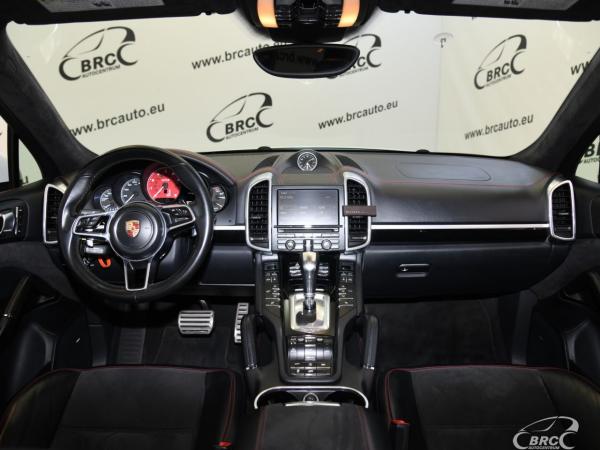 Porsche Cayenne 2016 in Vilnius, with an engine capacity of 3.60 L and mileage of 202 thousand km for 22900 €, photo 3 on AUTOMOTO.COM.LV