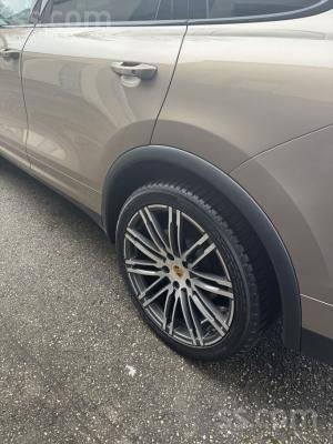 Porsche Cayenne 2016 Rīga, ar dzinēja tilpumu 3.60 L un nobraukumu 29 tūkst. km par 45000 €, foto 5 vietnē AUTOMOTO.COM.LV