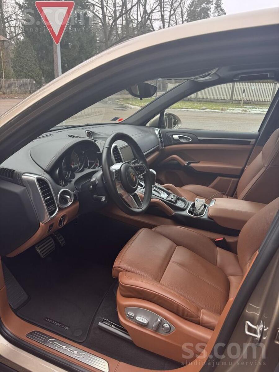 Porsche Cayenne 2016 Rīga, ar dzinēja tilpumu 3.60 L un nobraukumu 29 tūkst. km par 45000 €, foto 6 vietnē AUTOMOTO.COM.LV