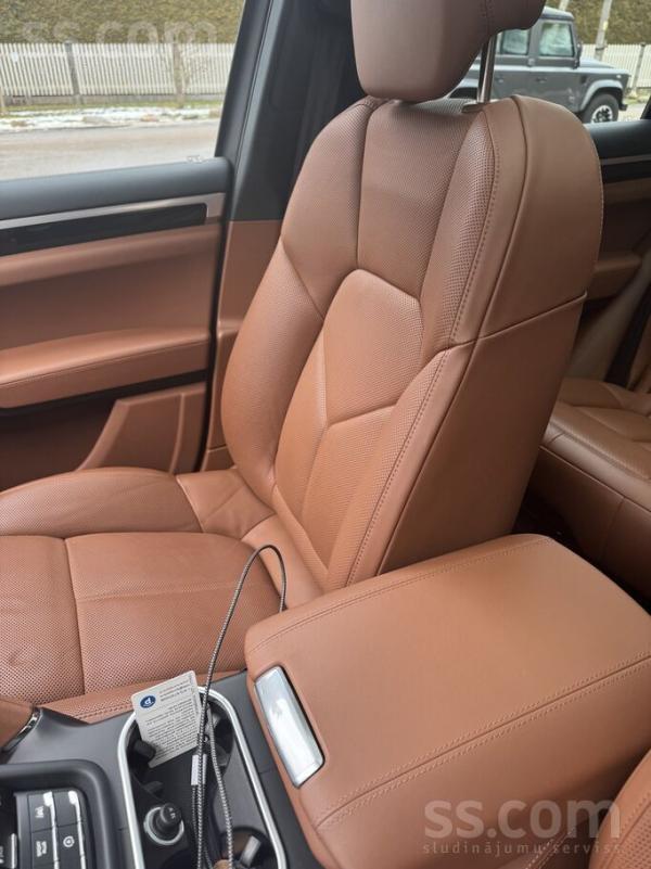 Porsche Cayenne 2016 in Riga, with an engine capacity of 3.60 L and mileage of 29 thousand km for 45000 €, photo 9 on AUTOMOTO.COM.LV