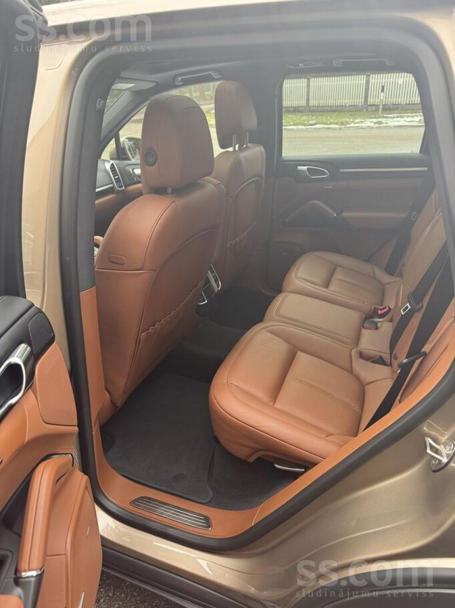 Porsche Cayenne 2016 Rīga, ar dzinēja tilpumu 3.60 L un nobraukumu 29 tūkst. km par 45000 €, foto 12 vietnē AUTOMOTO.COM.LV