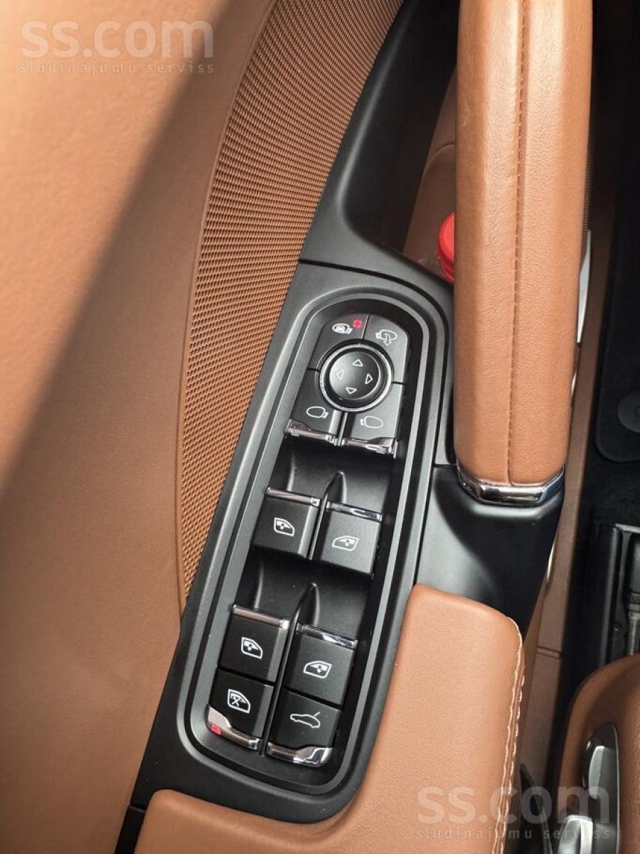 Porsche Cayenne 2016 Rīga, ar dzinēja tilpumu 3.60 L un nobraukumu 29 tūkst. km par 45000 €, foto 14 vietnē AUTOMOTO.COM.LV