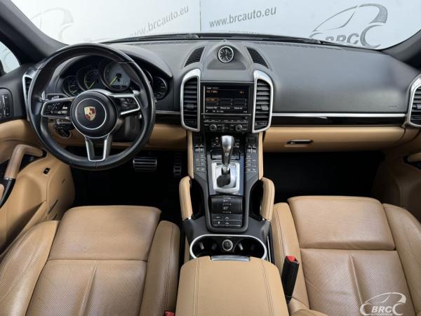 Porsche Cayenne 2016 in Klaipeda, with an engine capacity of 3.00 L and mileage of 173 thousand km for 22900 €, photo 4 on AUTOMOTO.COM.LV