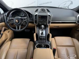 Porsche Cayenne 2016 in Klaipeda, with an engine capacity of 3.00 L and mileage of 173 thousand km for 22900 €, photo 4 on AUTOMOTO.COM.LV