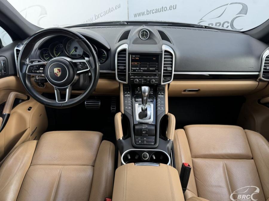 Porsche Cayenne 2016 in Klaipeda, with an engine capacity of 3.00 L and mileage of 173 thousand km for 22900 €, photo 4 on AUTOMOTO.COM.LV