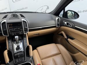 Porsche Cayenne 2016 in Klaipeda, with an engine capacity of 3.00 L and mileage of 173 thousand km for 22900 €, photo 6 on AUTOMOTO.COM.LV