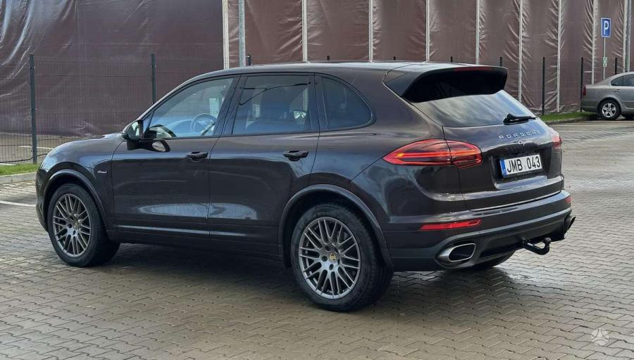 Porsche Cayenne 2016 Viļņa, ar dzinēja tilpumu 2.97 L un nobraukumu 340 tūkst. km par 19200 €, foto 3 vietnē AUTOMOTO.COM.LV