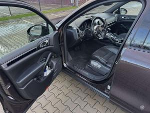 Porsche Cayenne 2016 Viļņa, ar dzinēja tilpumu 2.97 L un nobraukumu 340 tūkst. km par 19200 €, foto 6 vietnē AUTOMOTO.COM.LV