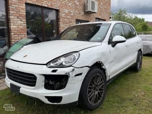 Porsche Cayenne 2017 in Siauliai, with an engine capacity of 3.60 L and mileage of 130 thousand km for 15600 €, photo 5 on AUTOMOTO.COM.LV