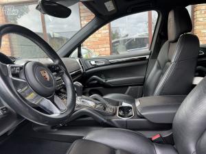 Porsche Cayenne 2017 in Siauliai, with an engine capacity of 3.60 L and mileage of 130 thousand km for 15600 €, photo 11 on AUTOMOTO.COM.LV