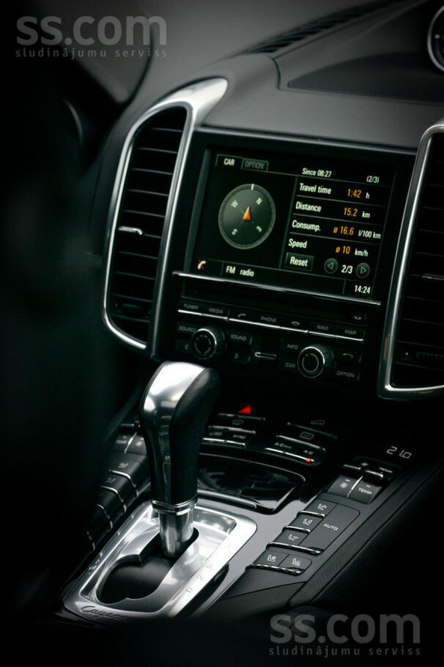 Porsche Cayenne 2017 in Riga, with an engine capacity of 3.00 L and mileage of 139 thousand km for 29800 €, photo 11 on AUTOMOTO.COM.LV