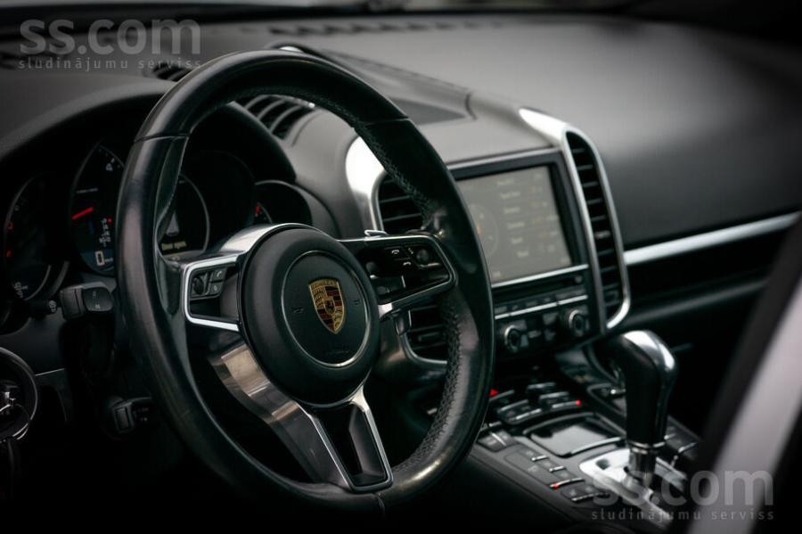 Porsche Cayenne 2017 in Riga, with an engine capacity of 3.00 L and mileage of 139 thousand km for 29800 €, photo 15 on AUTOMOTO.COM.LV