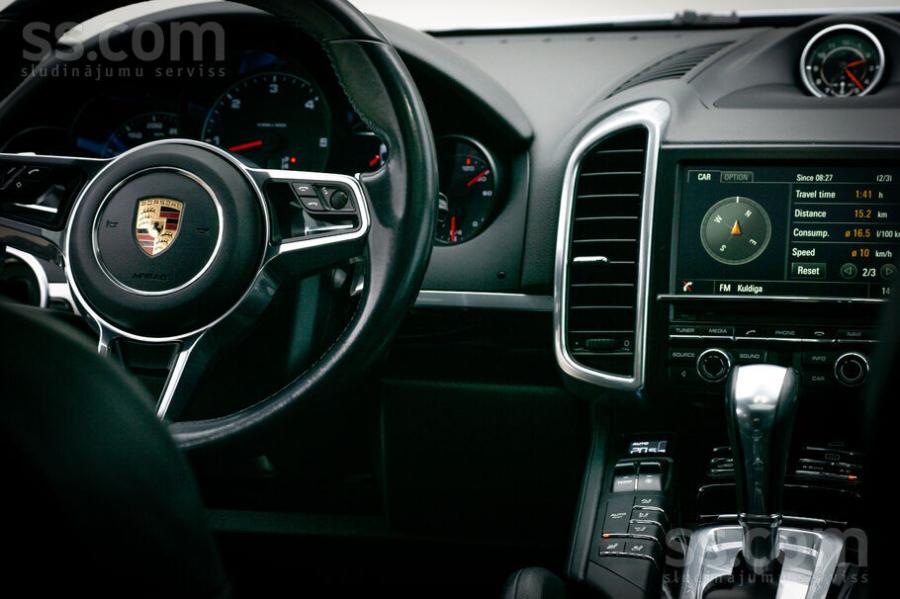 Porsche Cayenne 2017 in Riga, with an engine capacity of 3.00 L and mileage of 139 thousand km for 29800 €, photo 16 on AUTOMOTO.COM.LV