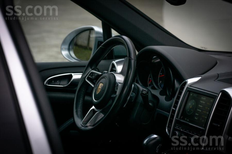 Porsche Cayenne 2017 in Riga, with an engine capacity of 3.00 L and mileage of 139 thousand km for 29800 €, photo 17 on AUTOMOTO.COM.LV