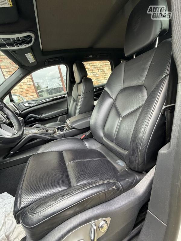 Porsche Cayenne 2017 Šauļi, ar dzinēja tilpumu 3.60 L un nobraukumu 130 tūkst. km par 15600 €, foto 9 vietnē AUTOMOTO.COM.LV