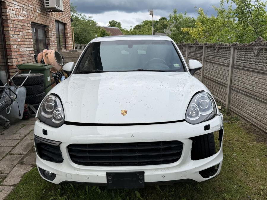 Porsche Cayenne 2017 Šauļi, ar dzinēja tilpumu 3.60 L un nobraukumu 130 tūkst. km par 15600 €, foto 4 vietnē AUTOMOTO.COM.LV