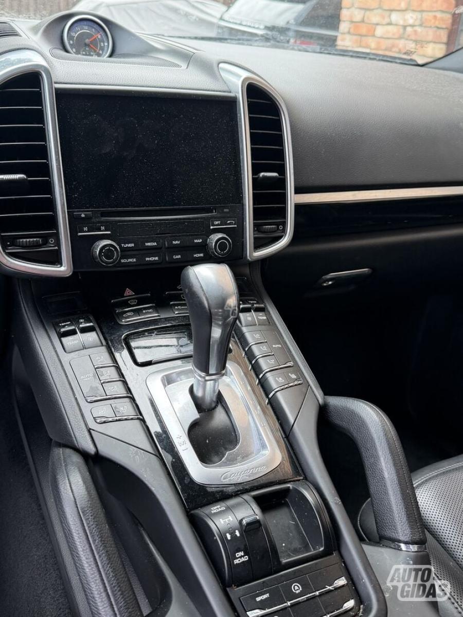 Porsche Cayenne 2017 Šauļi, ar dzinēja tilpumu 3.60 L un nobraukumu 130 tūkst. km par 15600 €, foto 14 vietnē AUTOMOTO.COM.LV