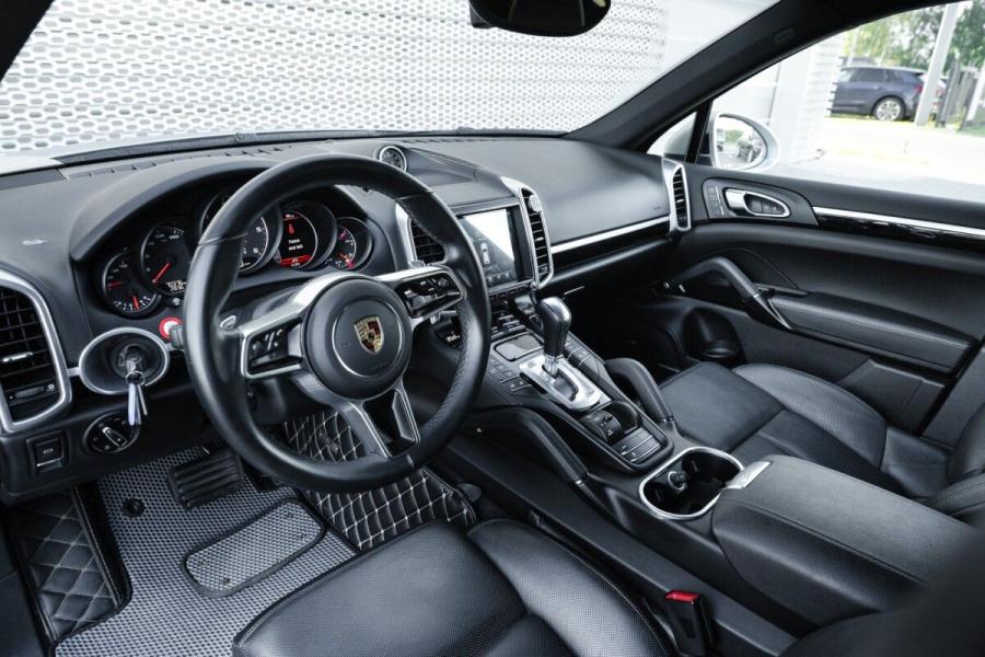 Porsche Cayenne 2017 in Marupe, with an engine capacity of 3.00 L and mileage of 70 thousand km for 34850 €, photo 13 on AUTOMOTO.COM.LV