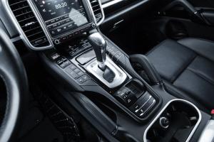 Porsche Cayenne 2017 in Marupe, with an engine capacity of 3.00 L and mileage of 70 thousand km for 34850 €, photo 22 on AUTOMOTO.COM.LV