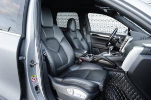 Porsche Cayenne 2017 in Marupe, with an engine capacity of 3.00 L and mileage of 70 thousand km for 34850 €, photo 23 on AUTOMOTO.COM.LV