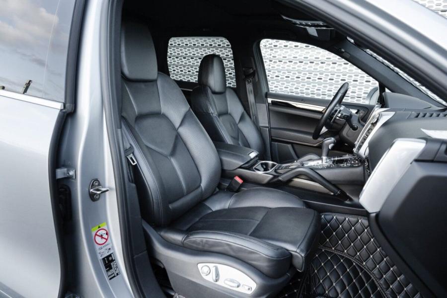 Porsche Cayenne 2017 in Marupe, with an engine capacity of 3.00 L and mileage of 70 thousand km for 34850 €, photo 23 on AUTOMOTO.COM.LV