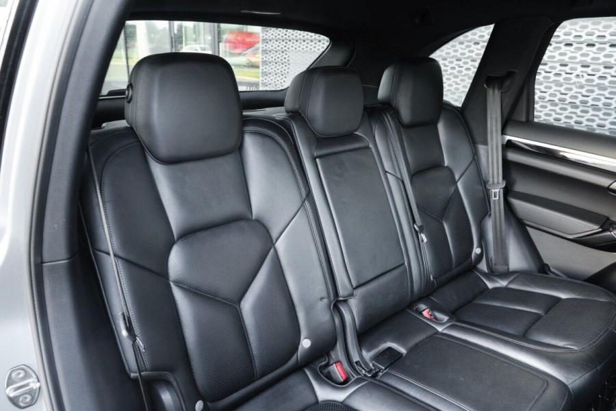 Porsche Cayenne 2017 in Marupe, with an engine capacity of 3.00 L and mileage of 70 thousand km for 34850 €, photo 24 on AUTOMOTO.COM.LV