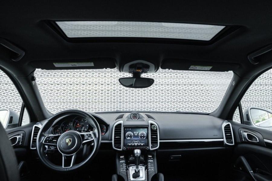 Porsche Cayenne 2017 in Marupe, with an engine capacity of 3.00 L and mileage of 70 thousand km for 34850 €, photo 25 on AUTOMOTO.COM.LV