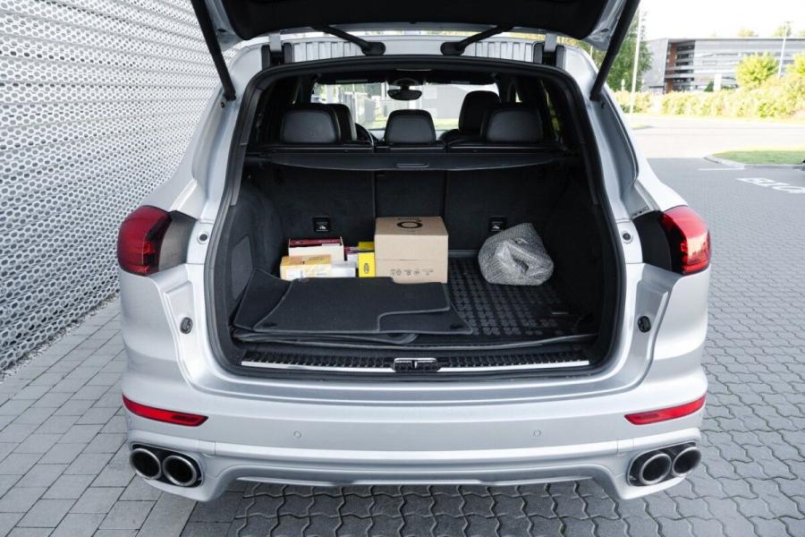 Porsche Cayenne 2017 in Marupe, with an engine capacity of 3.00 L and mileage of 70 thousand km for 34850 €, photo 26 on AUTOMOTO.COM.LV
