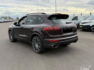 Porsche Cayenne 2017 in Vilnius, with an engine capacity of 3.60 L and mileage of 95 thousand km for 23900 €, photo 4 on AUTOMOTO.COM.LV