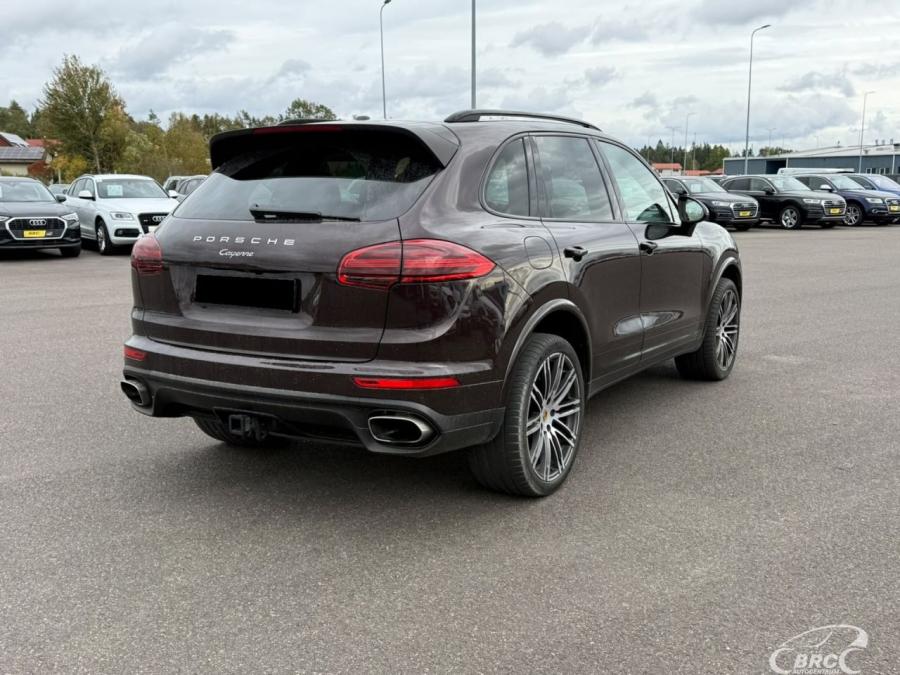 Porsche Cayenne 2017 in Vilnius, with an engine capacity of 3.60 L and mileage of 95 thousand km for 23900 €, photo 5 on AUTOMOTO.COM.LV