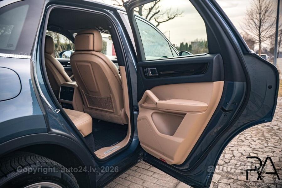 Porsche Cayenne 2018 Rīga, ar dzinēja tilpumu 3.00 L un nobraukumu 90 tūkst. km par 39990 €, foto 24 vietnē AUTOMOTO.COM.LV