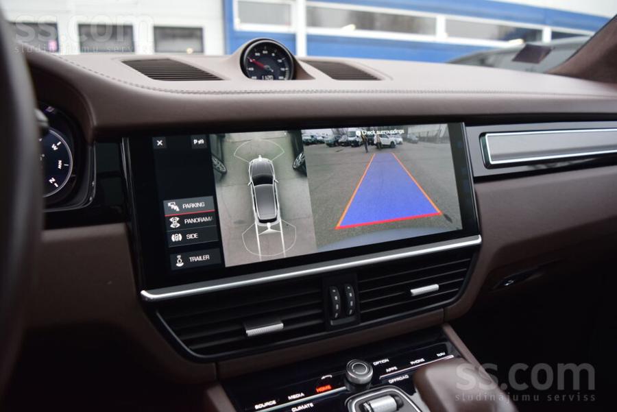 Porsche Cayenne 2018 in Riga, with an engine capacity of 4.00 L and mileage of 125 thousand km for 61500 €, photo 7 on AUTOMOTO.COM.LV