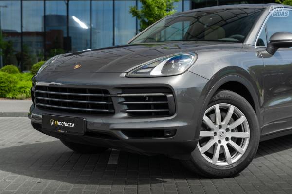 Porsche Cayenne 2019 Viļņa, ar dzinēja tilpumu 3.00 L un nobraukumu 165 tūkst. km par 39500 €, foto 2 vietnē AUTOMOTO.COM.LV