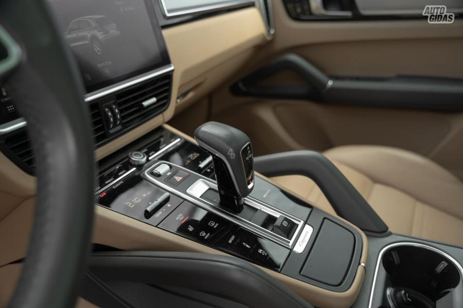 Porsche Cayenne 2019 Viļņa, ar dzinēja tilpumu 3.00 L un nobraukumu 165 tūkst. km par 39500 €, foto 16 vietnē AUTOMOTO.COM.LV
