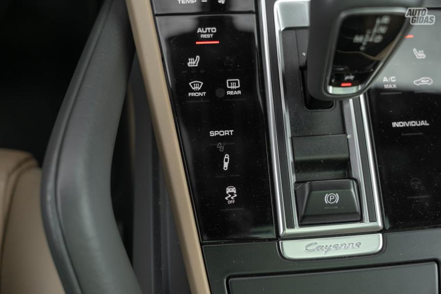 Porsche Cayenne 2019 Viļņa, ar dzinēja tilpumu 3.00 L un nobraukumu 165 tūkst. km par 39500 €, foto 25 vietnē AUTOMOTO.COM.LV