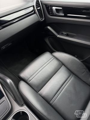 Porsche Cayenne 2019 Viļņa, ar dzinēja tilpumu 3.00 L un nobraukumu 108 tūkst. km par 49000 €, foto 24 vietnē AUTOMOTO.COM.LV