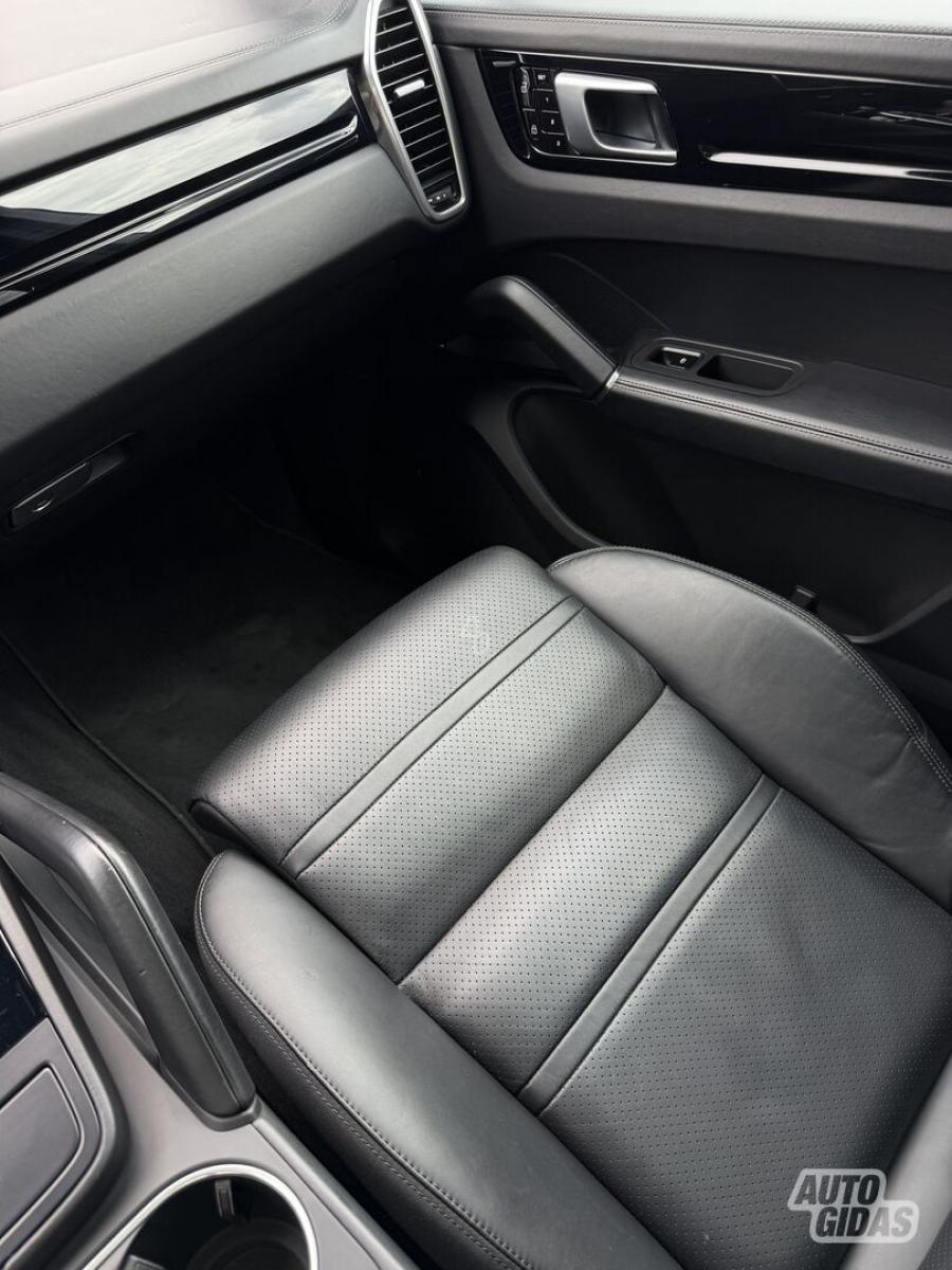 Porsche Cayenne 2019 Viļņa, ar dzinēja tilpumu 3.00 L un nobraukumu 108 tūkst. km par 49000 €, foto 24 vietnē AUTOMOTO.COM.LV
