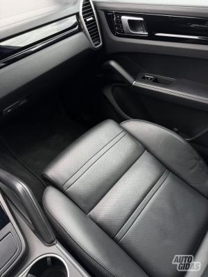 Porsche Cayenne 2019 Viļņa, ar dzinēja tilpumu 3.00 L un nobraukumu 108 tūkst. km par 49000 €, foto 24 vietnē AUTOMOTO.COM.LV