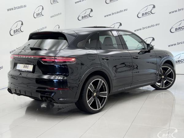 Porsche Cayenne 2019 in Vilnius, with an engine capacity of 3.00 L and mileage of 178 thousand km for 52500 €, photo 2 on AUTOMOTO.COM.LV