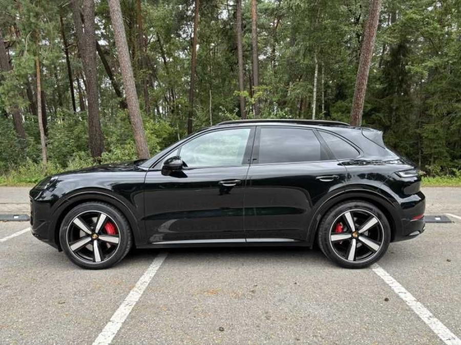 Porsche Cayenne 2025 in Klaipeda, with an engine capacity of 4.00 L and mileage of 54 thousand km for 110000 €, photo 6 on AUTOMOTO.COM.LV