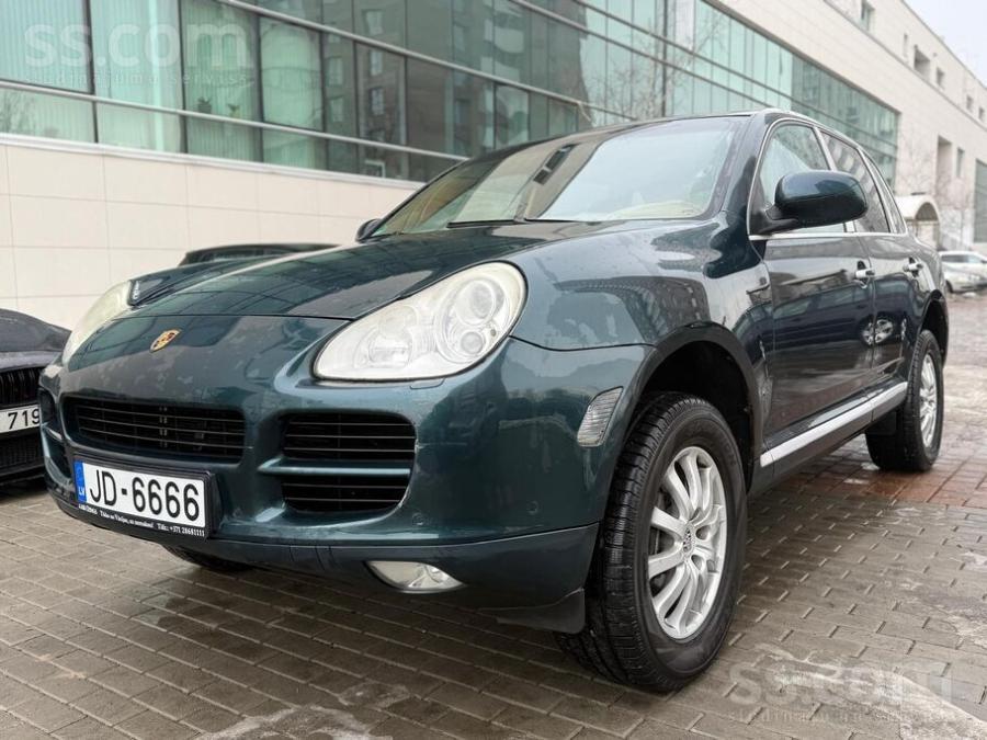 Green Porsche Cayenne 2004 in Riga, with an engine capacity of 3.20 L and mileage of 0 thousand km for 5600 €, photo 3 on AUTOMOTO.COM.LV