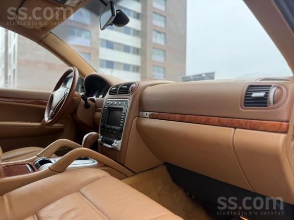 Green Porsche Cayenne 2004 in Riga, with an engine capacity of 3.20 L and mileage of 0 thousand km for 5600 €, photo 4 on AUTOMOTO.COM.LV