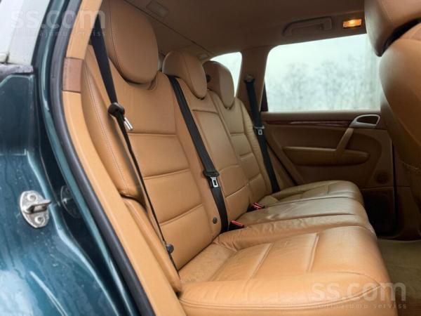 Green Porsche Cayenne 2004 in Riga, with an engine capacity of 3.20 L and mileage of 0 thousand km for 5600 €, photo 5 on AUTOMOTO.COM.LV