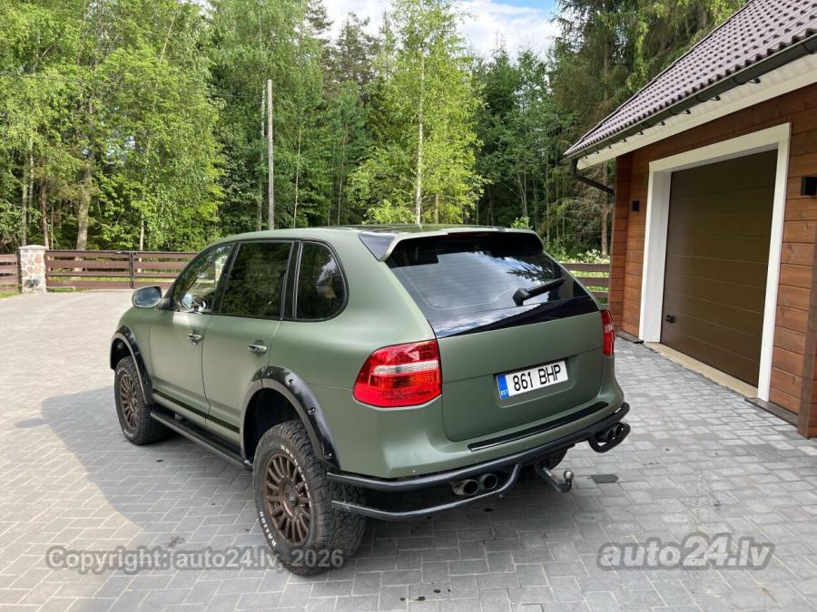 Green Porsche Cayenne 2007 in Tallinn, with an engine capacity of 4.80 L and mileage of 0 thousand km for 20000 €, photo 5 on AUTOMOTO.COM.LV
