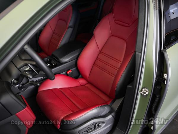 Zaļš Porsche Cayenne 2024 Tallina, ar dzinēja tilpumu 4.00 L un nobraukumu 28 tūkst. km par 189000 €, foto 6 vietnē AUTOMOTO.COM.LV