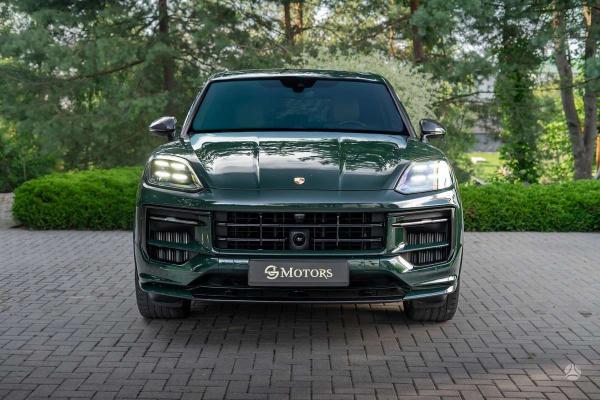 Green Porsche Cayenne 2025 in Kaunas, with an engine capacity of 4.00 L and mileage of 11 thousand km for 122000 €, photo 3 on AUTOMOTO.COM.LV