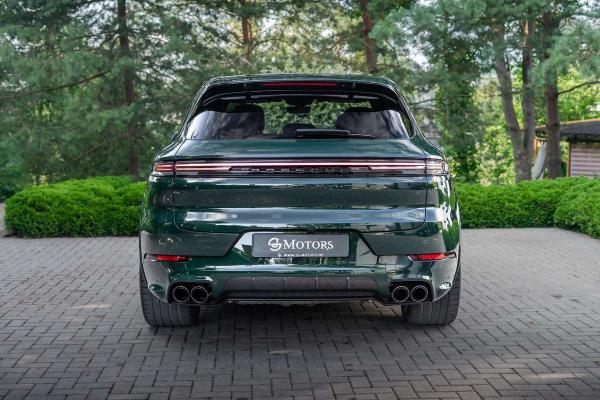 Green Porsche Cayenne 2025 in Kaunas, with an engine capacity of 4.00 L and mileage of 11 thousand km for 122000 €, photo 4 on AUTOMOTO.COM.LV