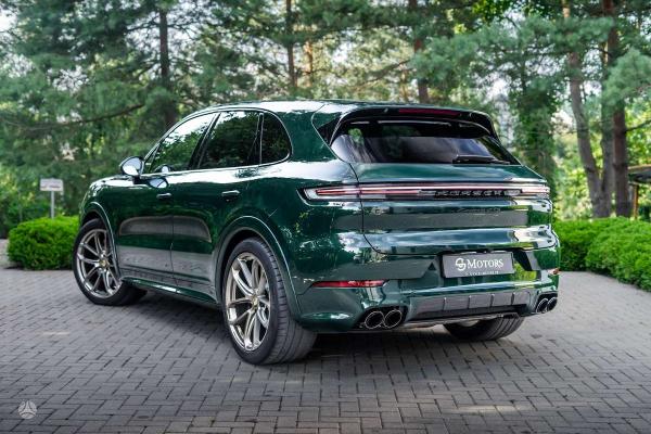Green Porsche Cayenne 2025 in Kaunas, with an engine capacity of 4.00 L and mileage of 11 thousand km for 122000 €, photo 6 on AUTOMOTO.COM.LV